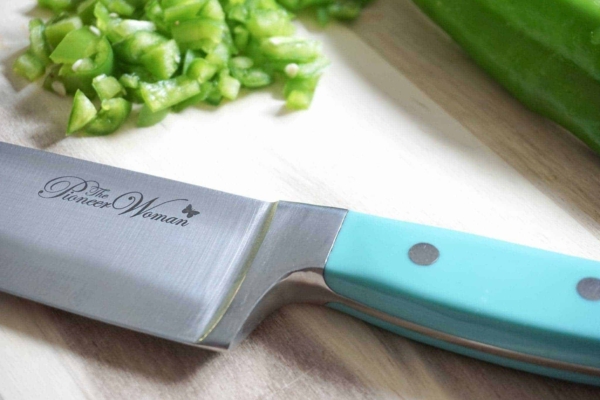 My Favorite Aqua Kitchen Decor - One Happy Housewife