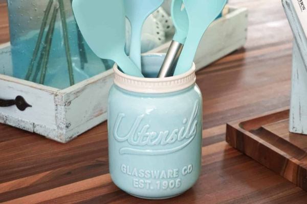 My Favorite Aqua Kitchen Decor - One Happy Housewife