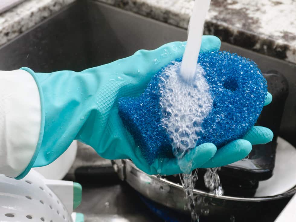 6 Tips to Make Washing Dishes Easier - One Happy Housewife