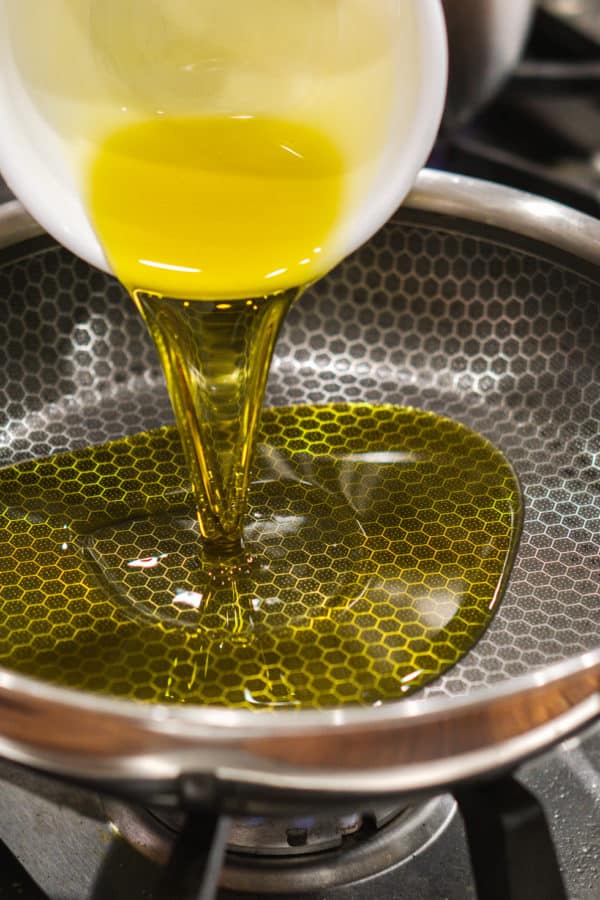 Spicy Spaghetti Aglio e Olio with Trader Joe's Chili Onion Crunch - One ...